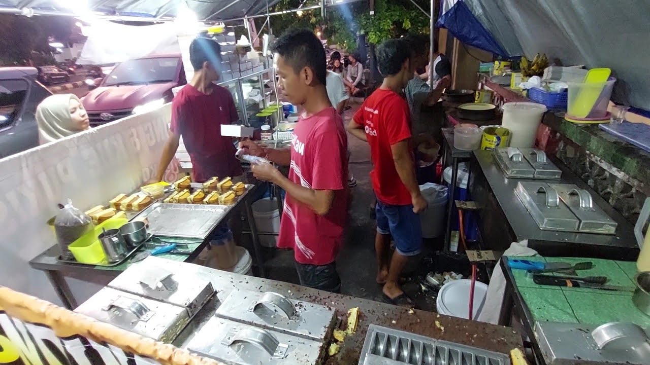 SELALU RAMAI !!! KUE PUKIS VIRAL HARGA RP. 9 RIBU DI YOGYAKARTA ...