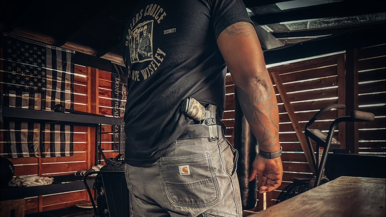 EDC Essentials: Exploring 3 O'Clock Carry - YouTube