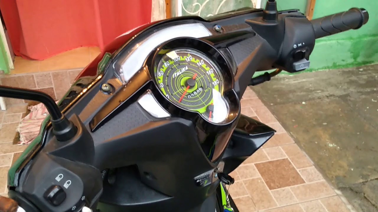 Como ajustar el volante de la Italika at 110 RT - YouTube