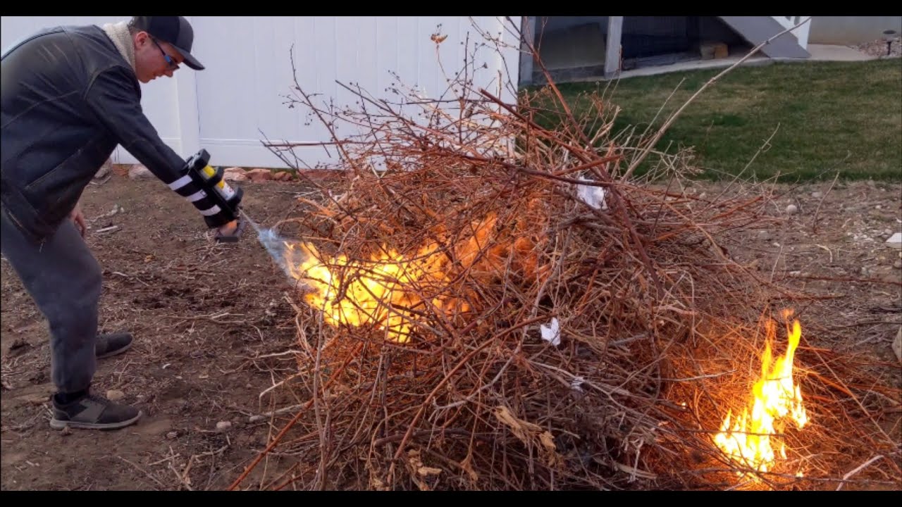 Arm mounted flamethrower breakdown - YouTube