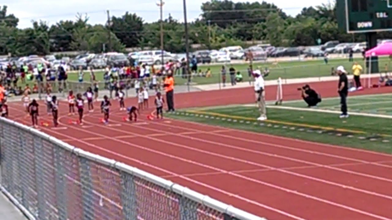 100M 8U 2014 TAAF Region 7- 3rd in heat - YouTube