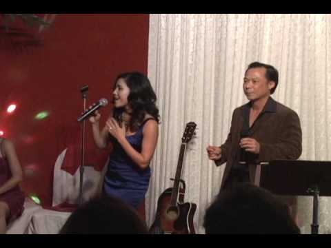 Uong Nuoc Ben Bo Suoi - Diem Khanh & Ben - YouTube
