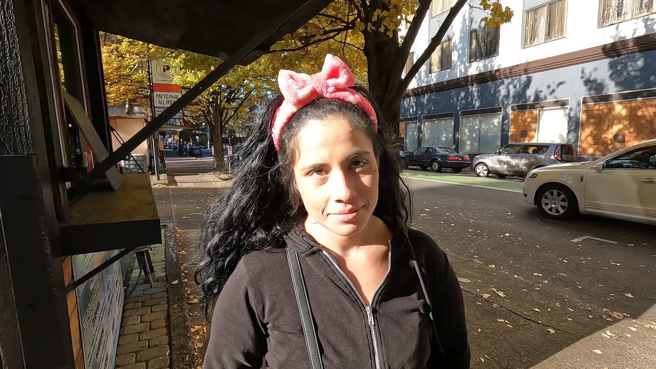 XOCH reveals that she is homeless and struggles with Drugs - YouTube