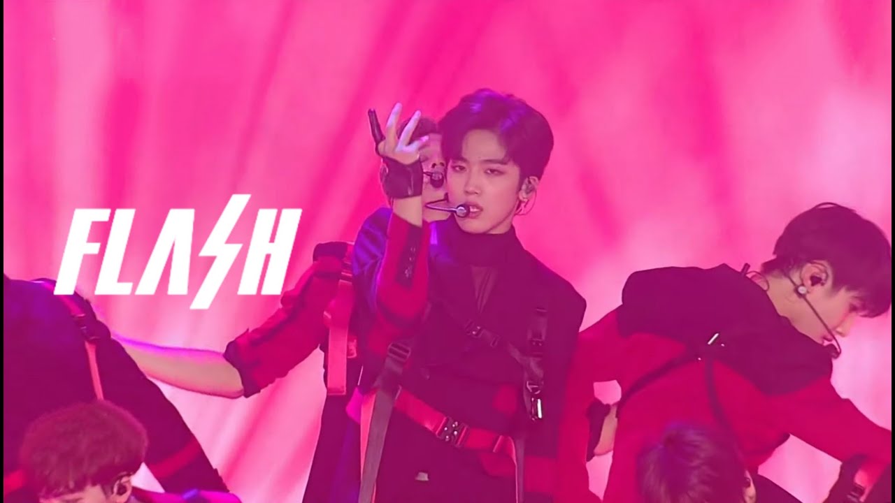 190827 X1(엑스원) - FLASH @ X1 프리미어 쇼콘 - YouTube