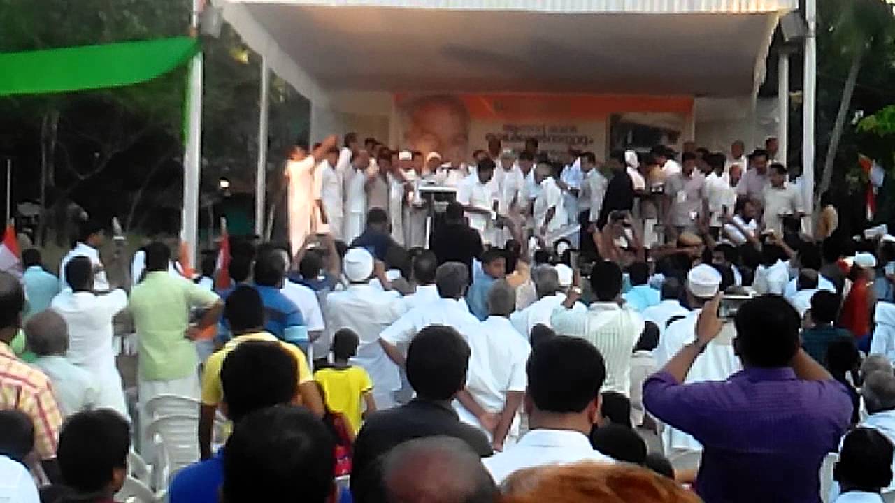 Youth Congress minister umman chandi in Thennala - YouTube