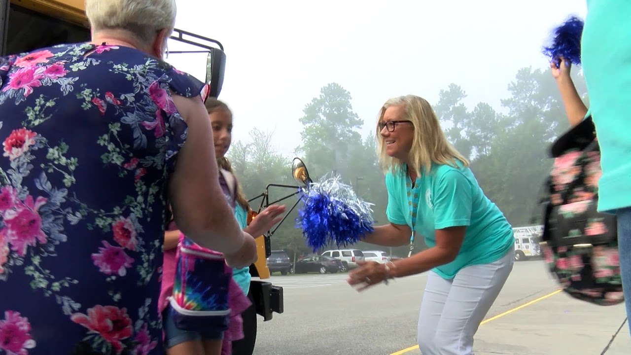 Murrayville Elementary Back to School Event 2018-News Report - YouTube