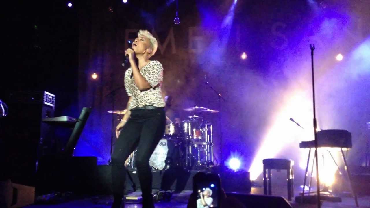 Emeli Sandé - Wonder - live @ Columbiahalle Berlin 13.03.2013 - YouTube