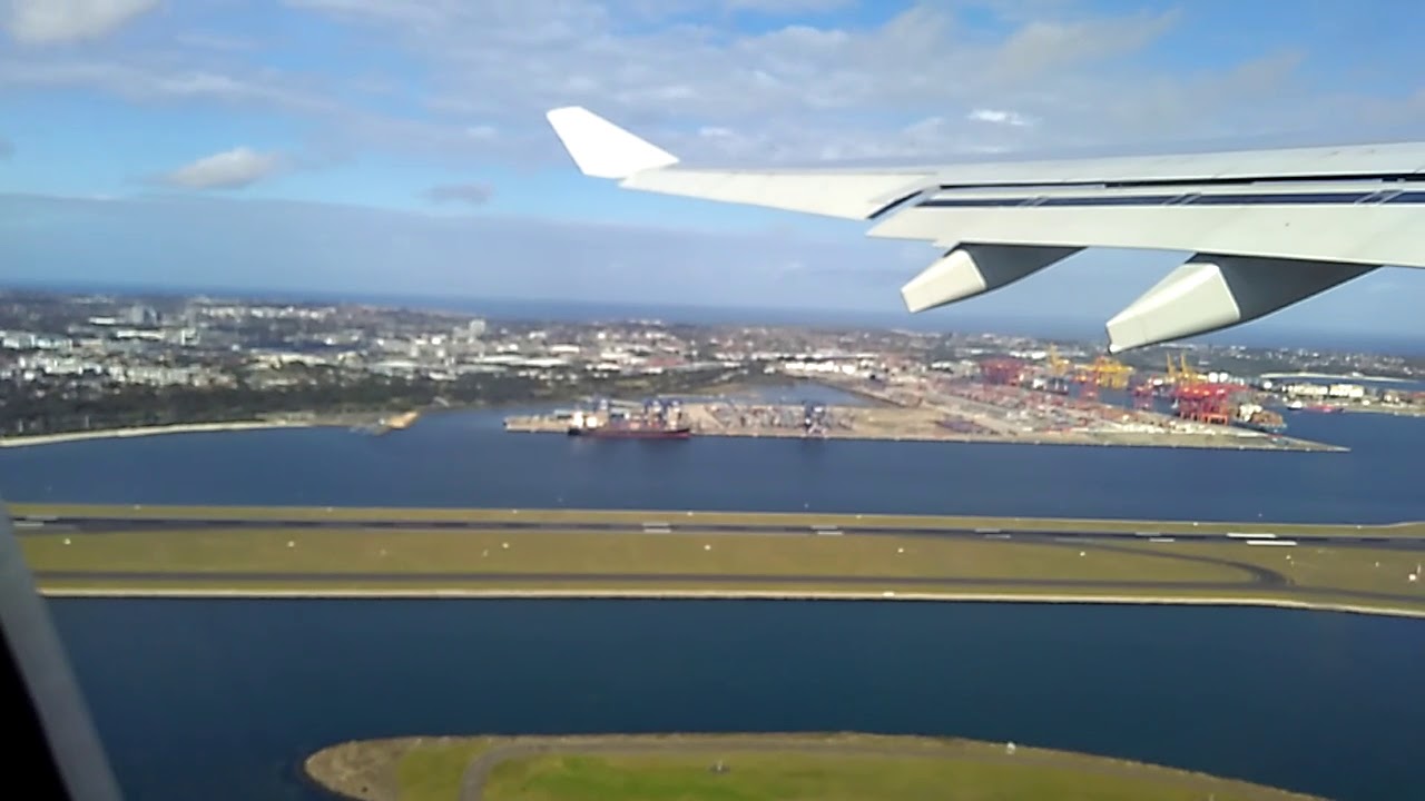 Qantas QF41 to Jakarta Smooth Take off from Sydney International ...