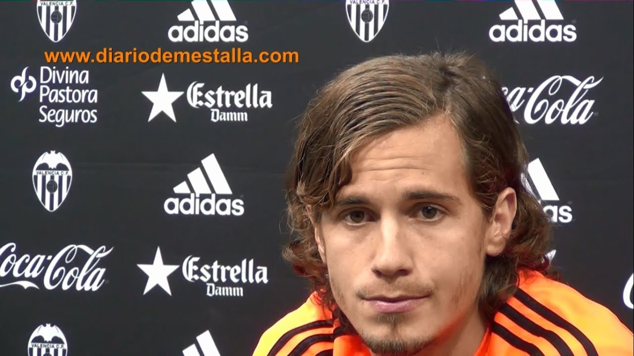 Rueda de prensa de Lucas Orban 10 de abril - YouTube
