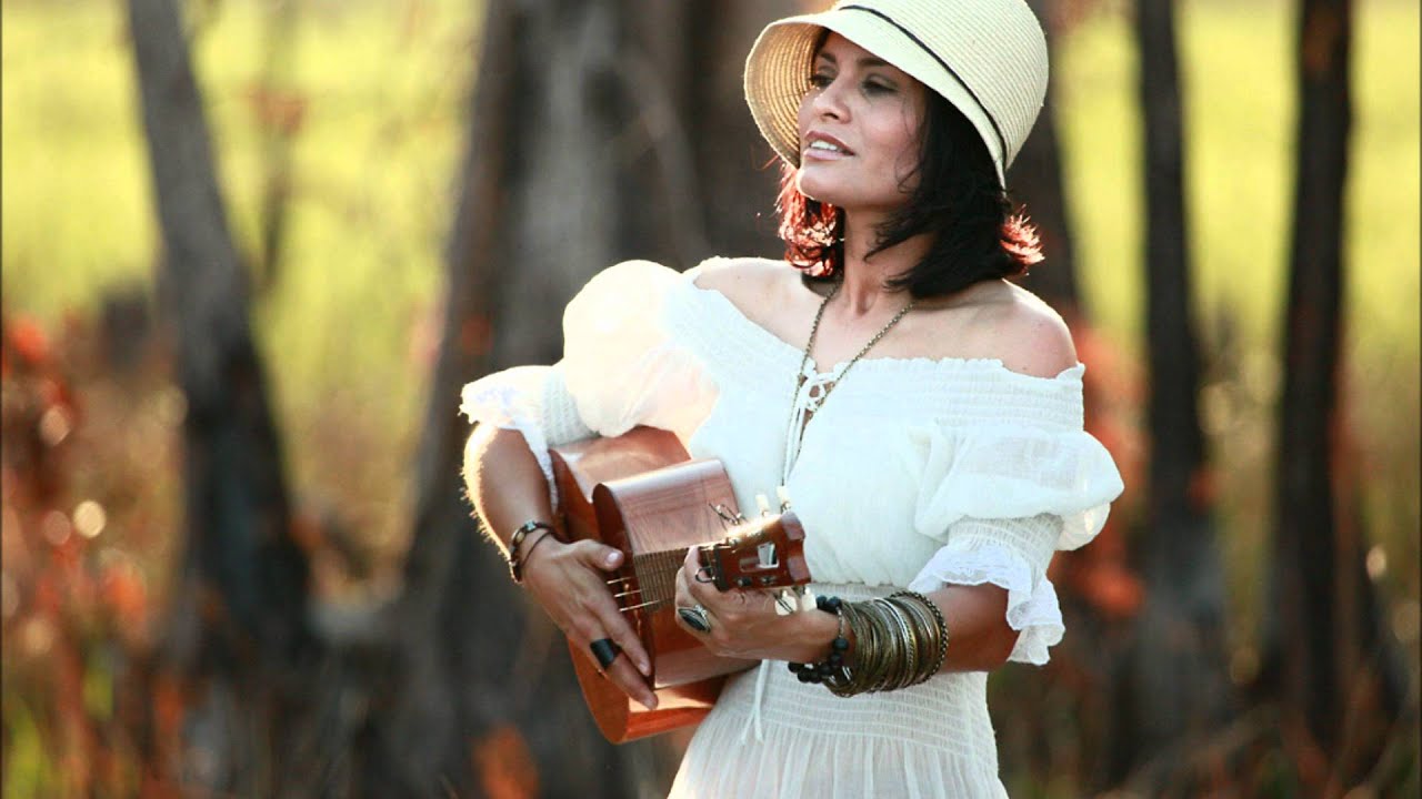 Maria Alejandra Rodriguez canta Criollisima de Luis Laguna y Henry ...