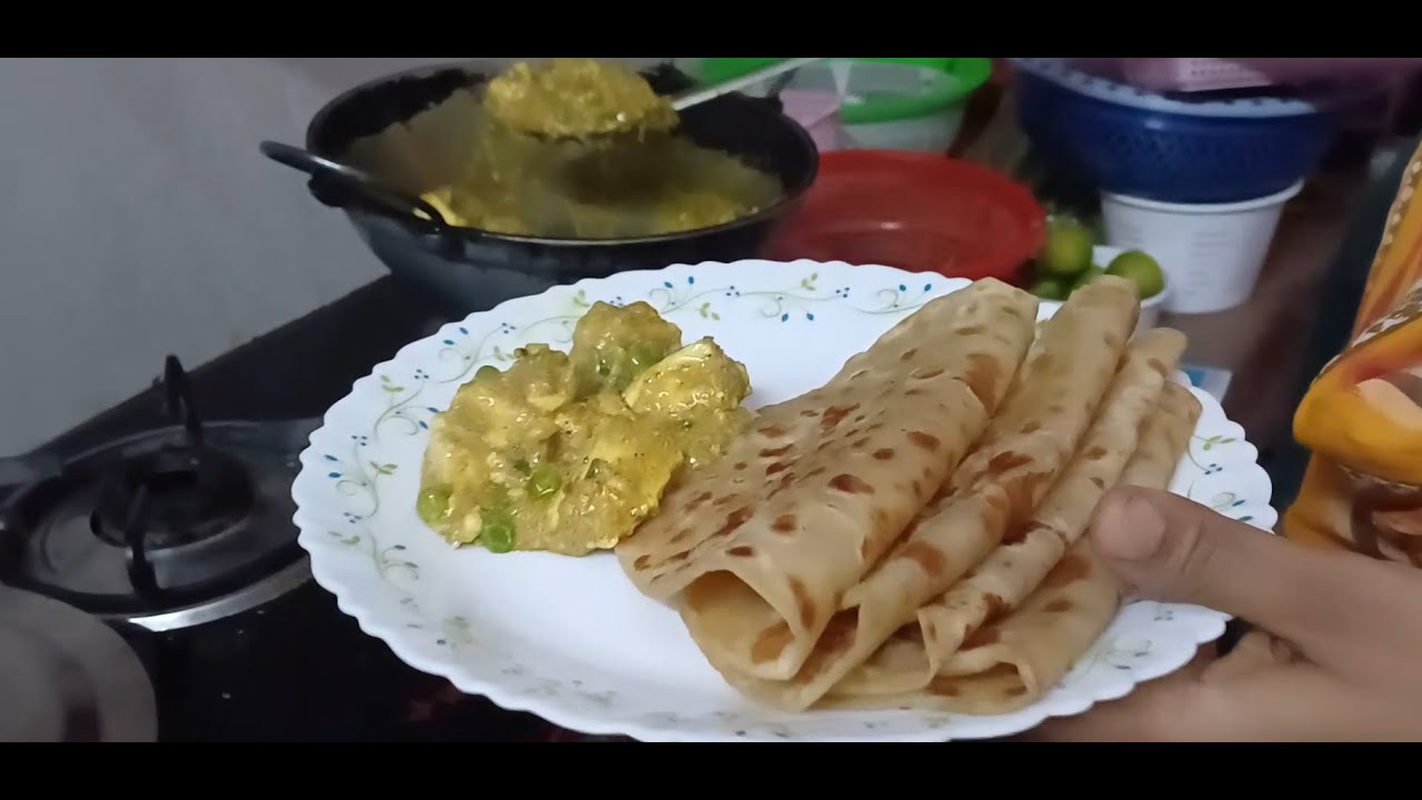 Winter ee Aloodum aar Matar kochuri !!! - YouTube