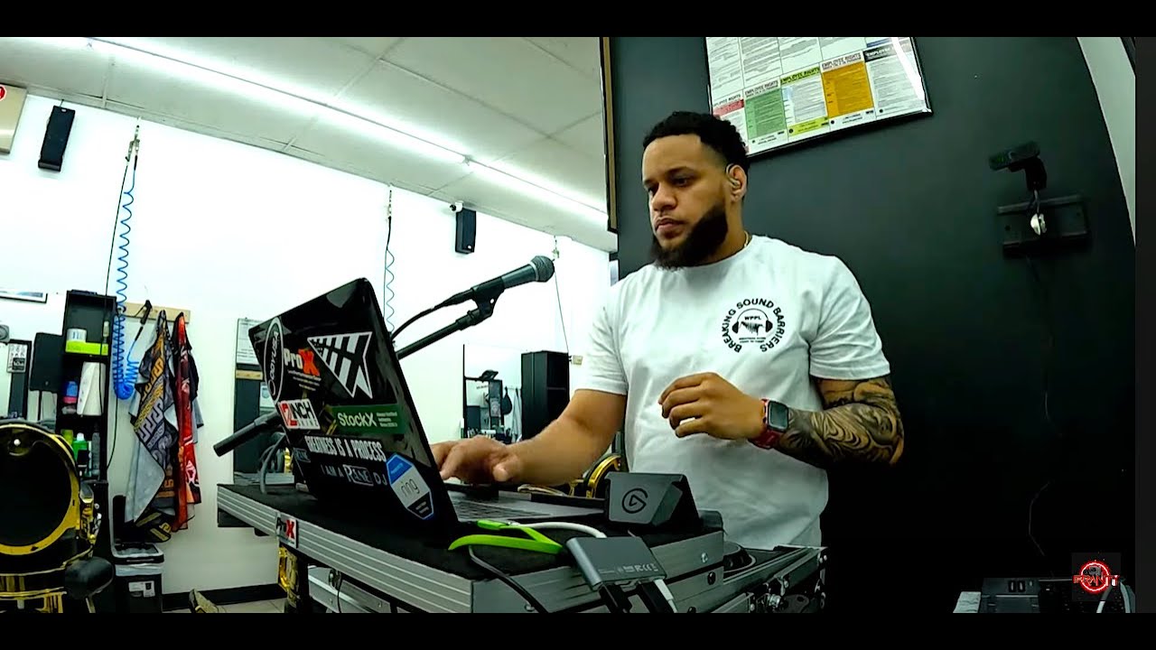 EN VIVO 🔥 Julio Barber Shop Lawrence Ma📍 - YouTube