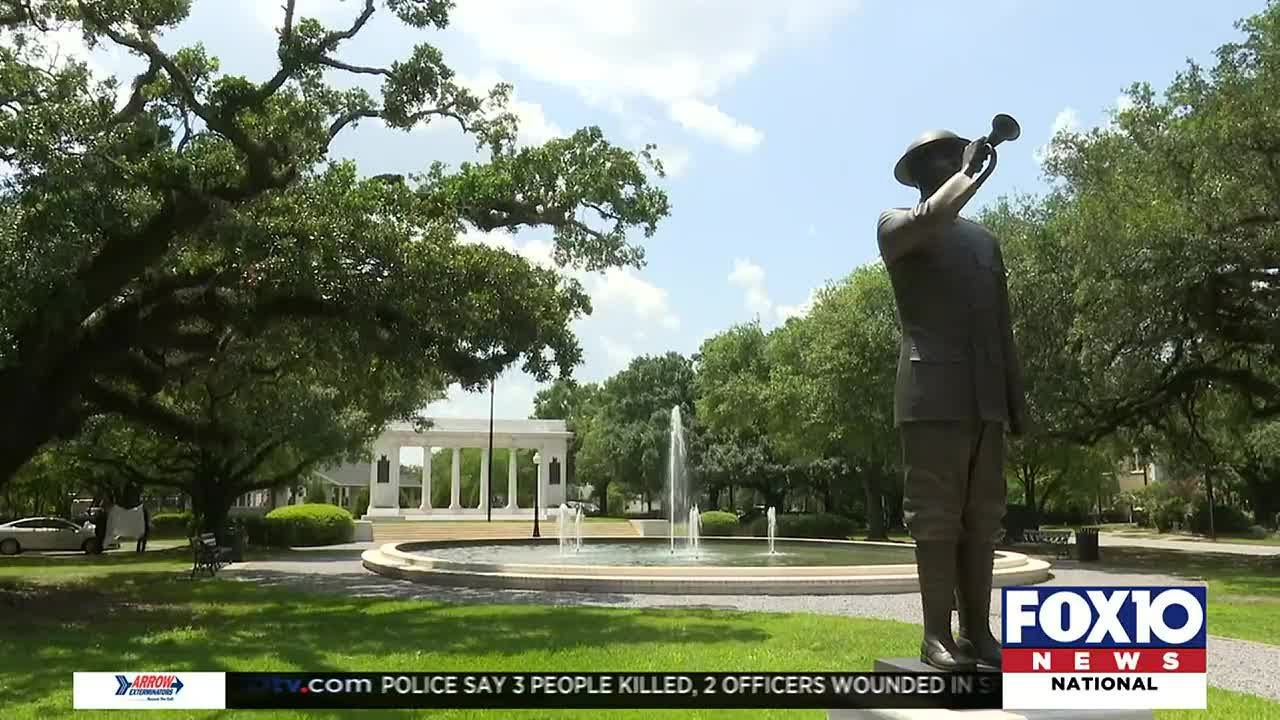 Bugler statue unveiled in Memorial Park - YouTube
