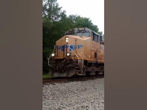 DPU!!! UP #7832 leads a slow EB UP manifest out of Lake Charles, Louisiana!!! - YouTube