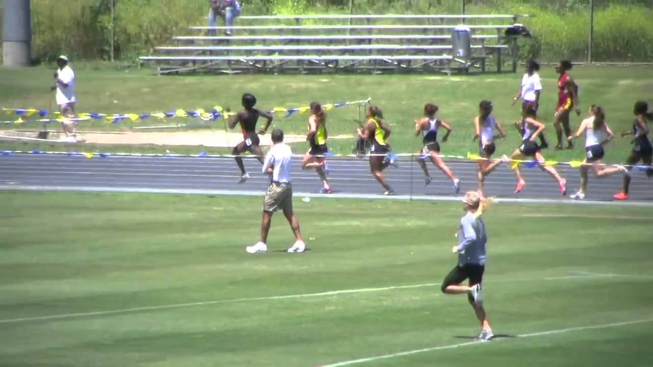 Niki Novak SDSU 800m 2011 Steve Scott Invitational May 1, 2011 - YouTube
