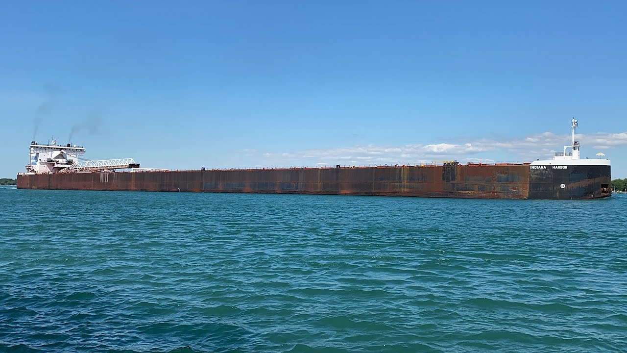 Thousand Foot Freighter Indiana Harbor - YouTube