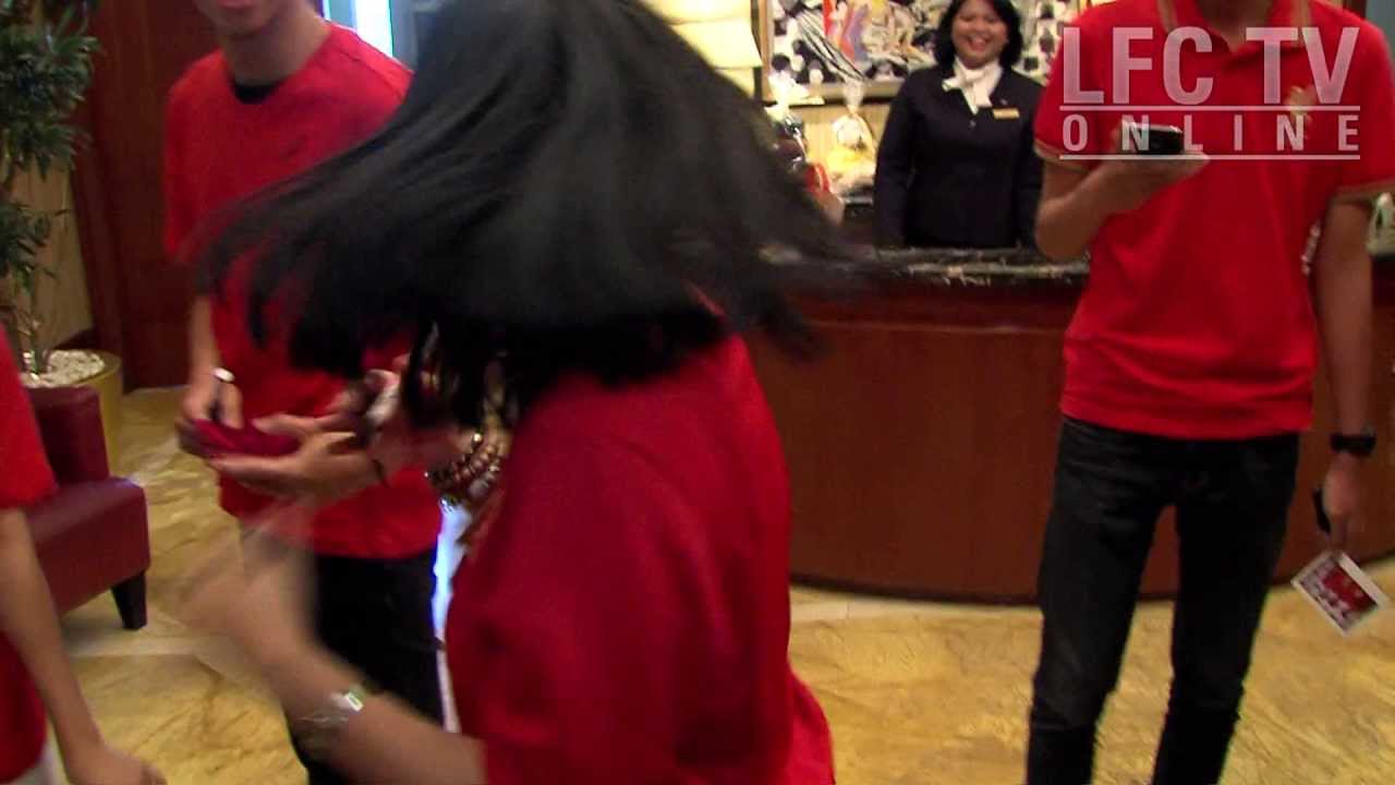 Girl cries after meeting Steven Gerrard - YouTube