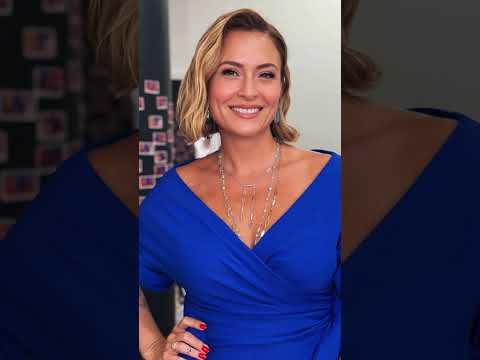 Ceyda Düvenci'nin Barbie bacakları görenleri mest etti!