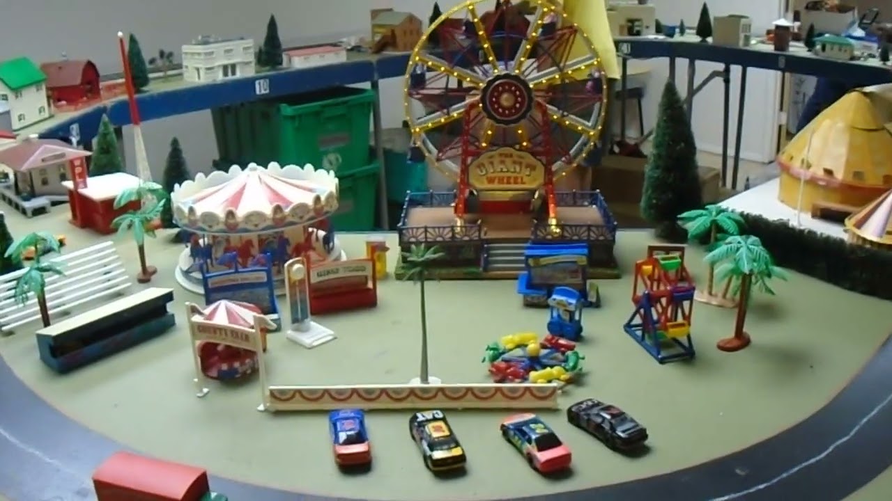 American Flyer Layout - YouTube