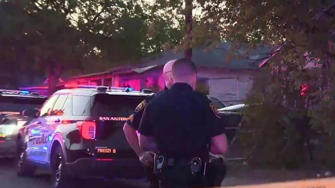 Man, 27, fatally shot on city's far South Side - YouTube