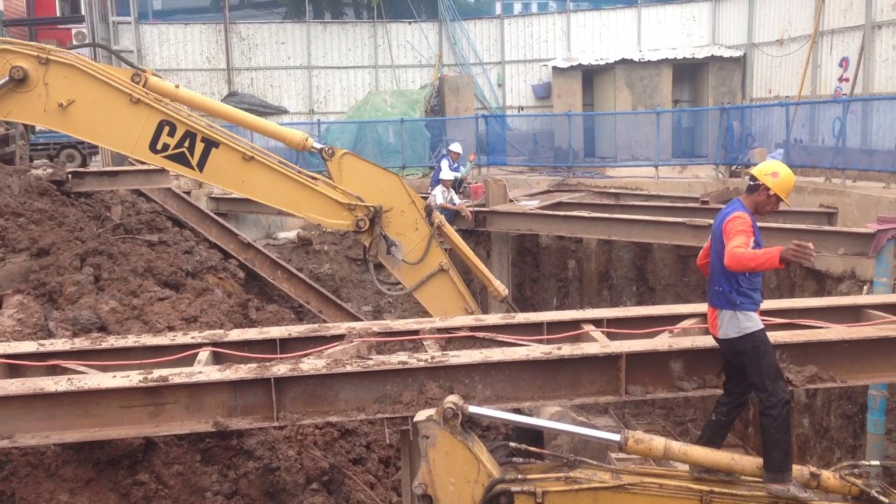 How to install main strut - YouTube