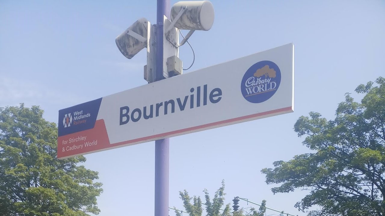 Trains at Bournville train station (with lots of tones and horns and ...