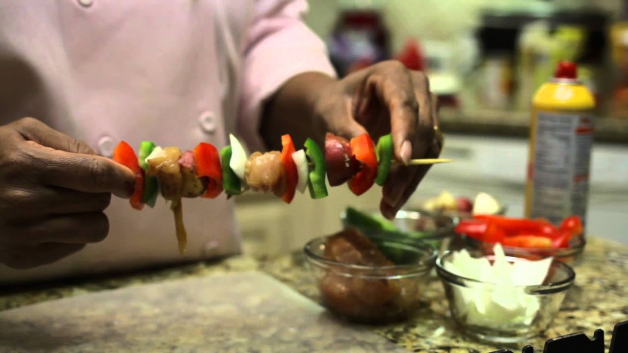 How to Make a Chicken Kebab : Chicken Kebabs - YouTube
