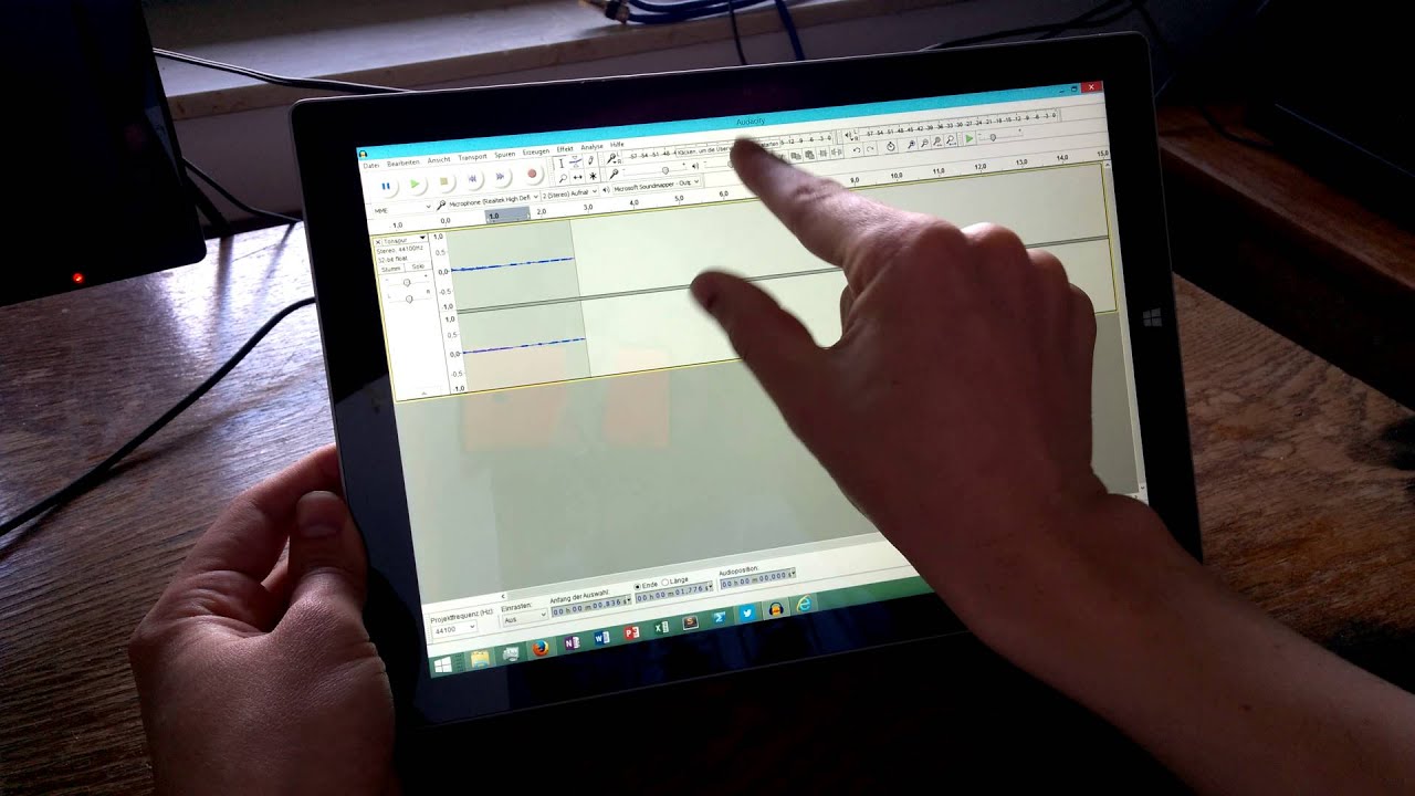 TouchZoomDesktop: Praktische Zoom-Geste für Microsoft Surface - YouTube