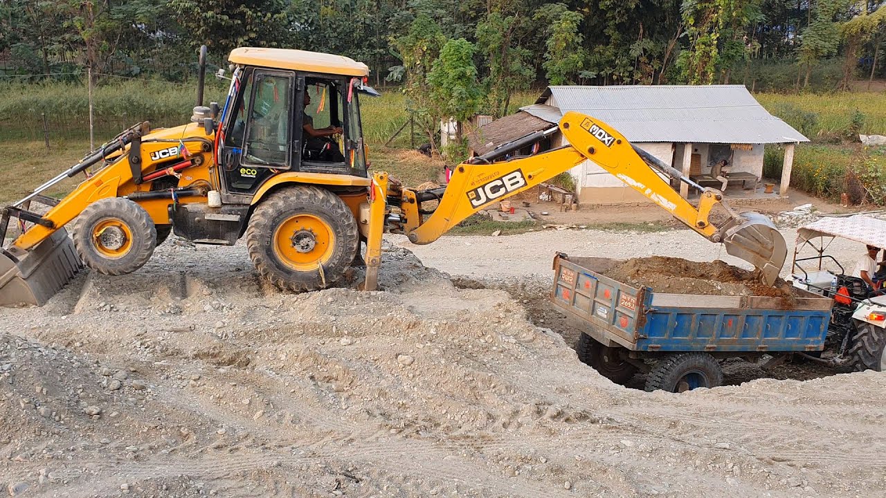 JCB Backhoe Loading Gravel in Tractor - JCB Working on Crusher - YouTube
