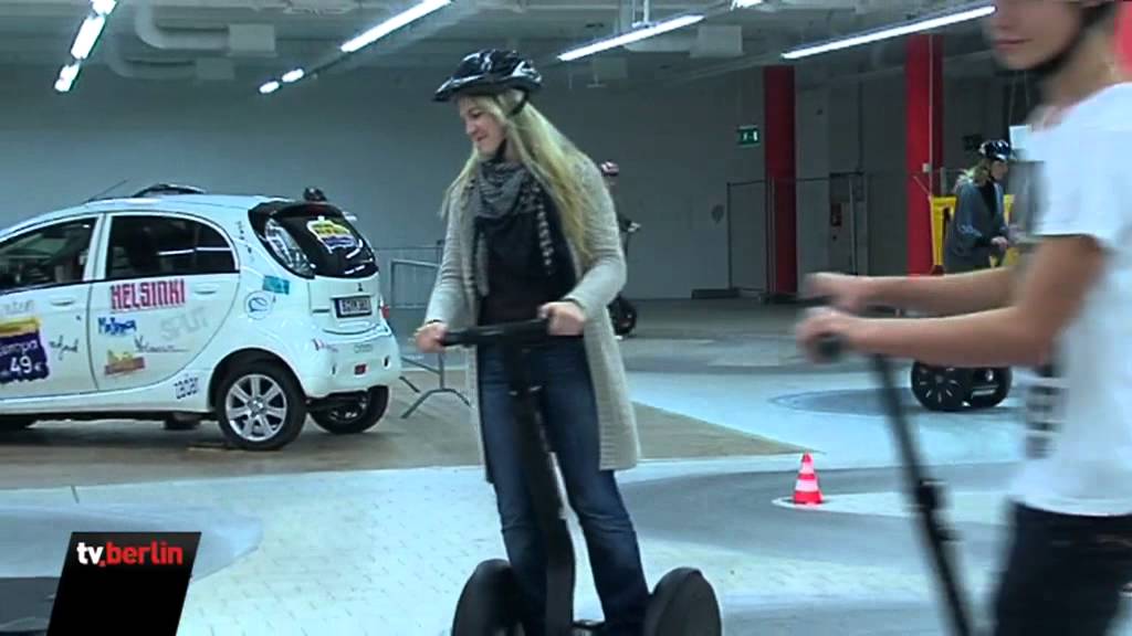 In Tegel eröffnet der erste Indoor Segway Park Berlins - YouTube