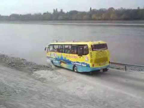 Riverride Bus Budapest 2009.10.30 - YouTube