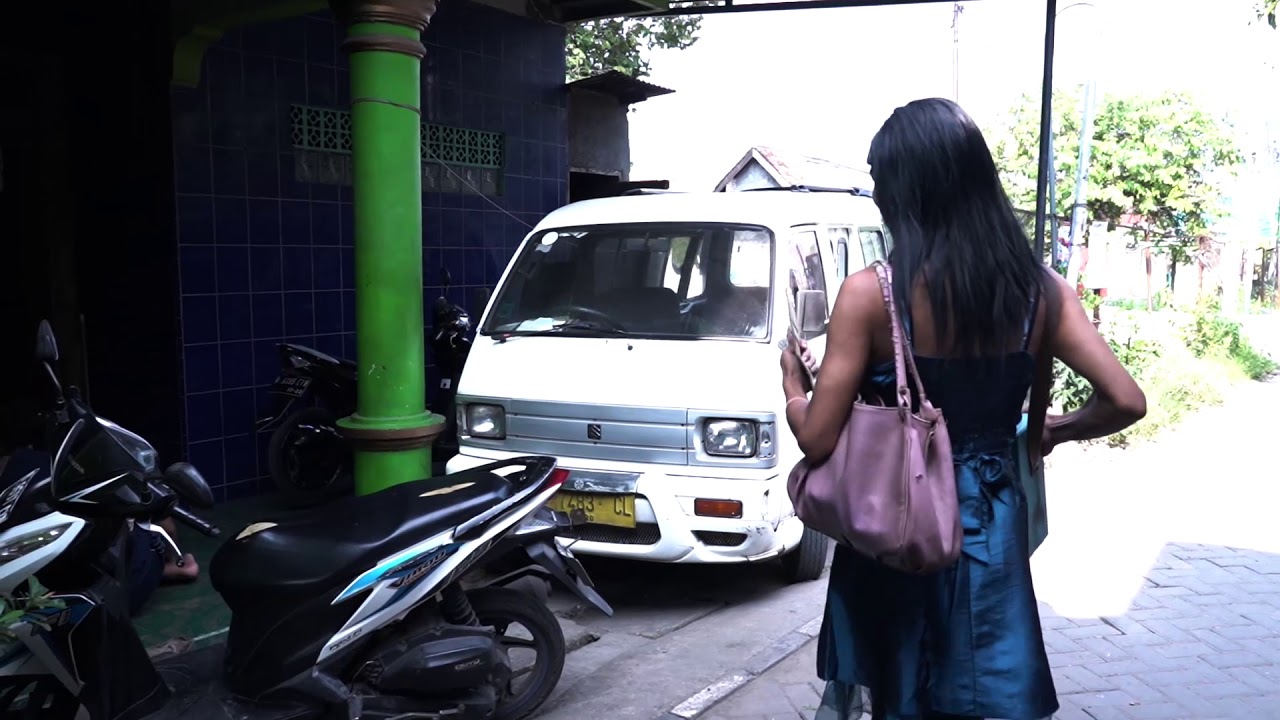 Waria di Tengah Wabah - YouTube