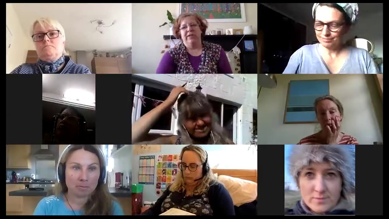 Screaming in Giraffe - YouTube