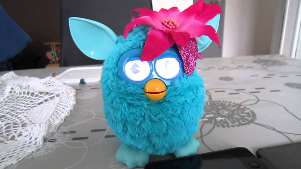 furby dancing on spanish music - YouTube