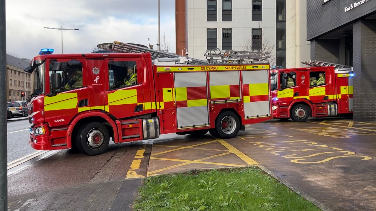 South Wales Fire & Rescue Cardiff Central Double Turnout - YouTube