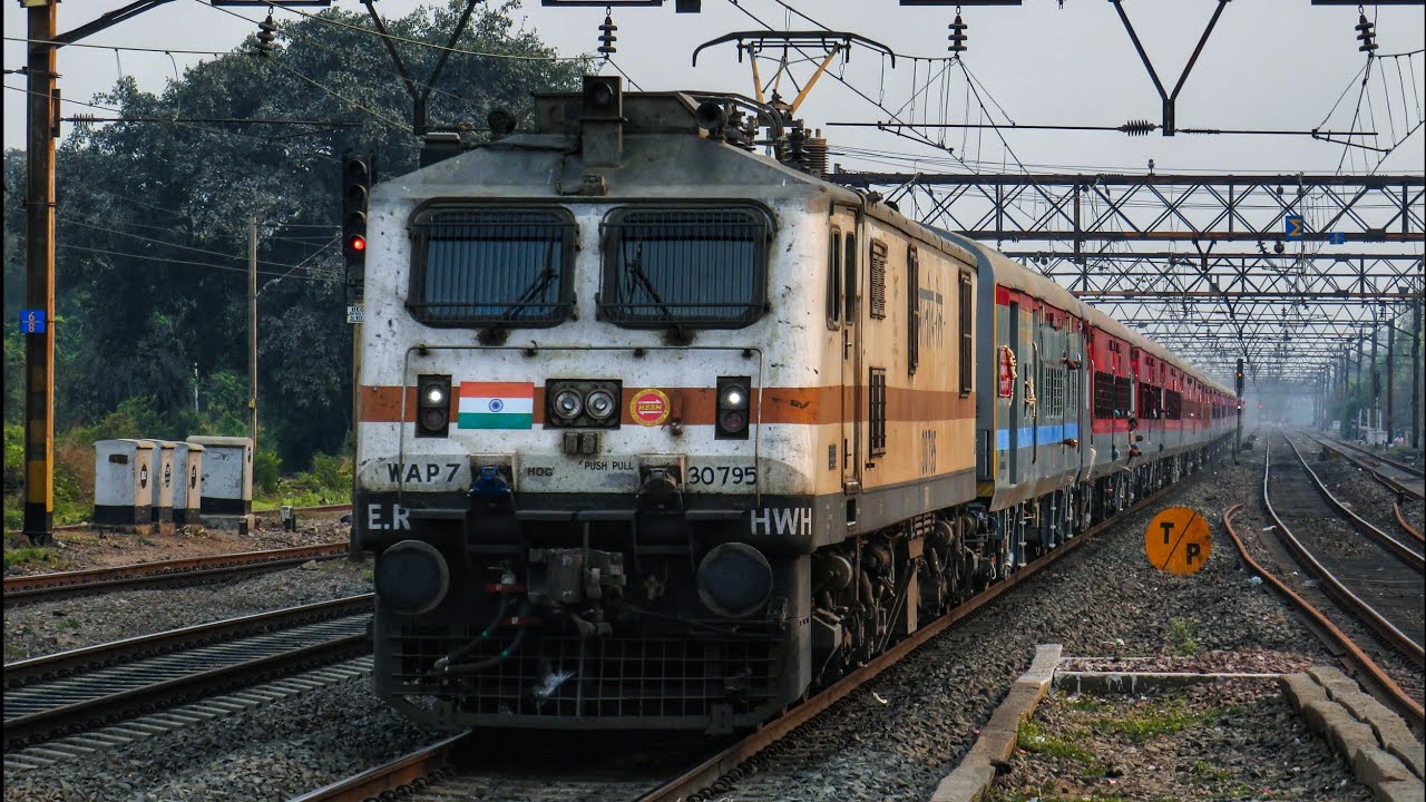 First LHB Run of Mithila Express | 13021 Howrah Raxaul Mithila Express ...