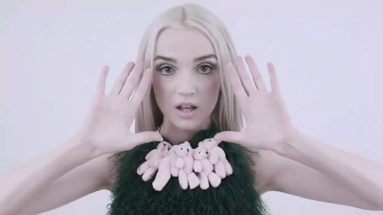 Poppy - Money (Official Video) HD - YouTube