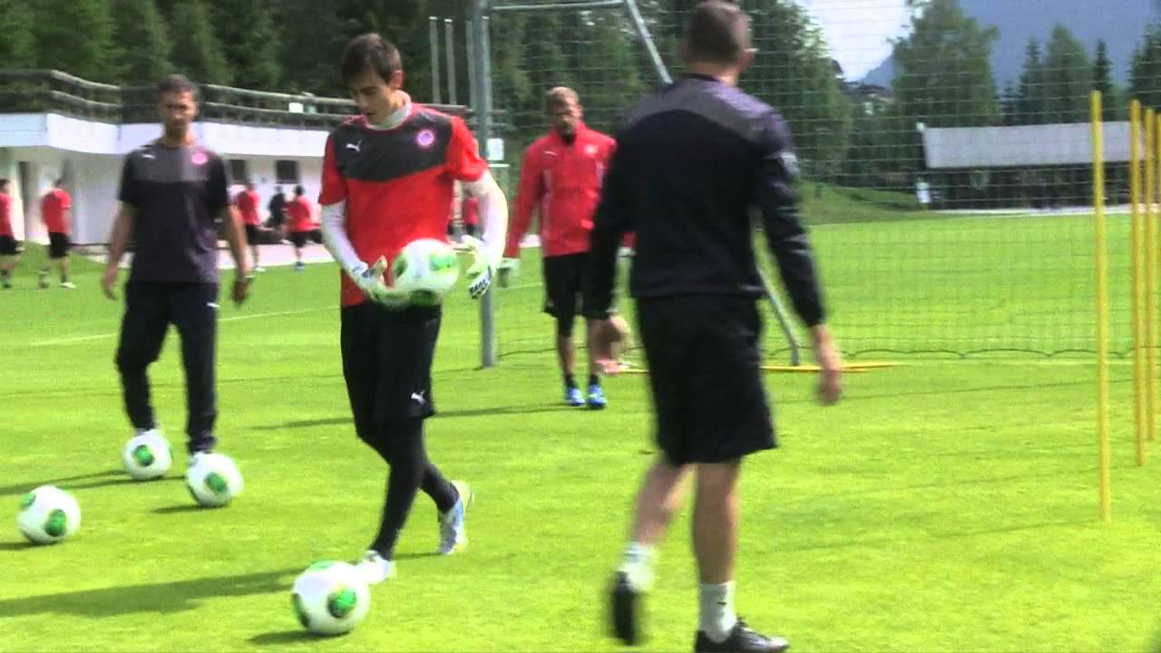 Προπόνηση τερματοφυλάκων / Goalkeepers' training - YouTube