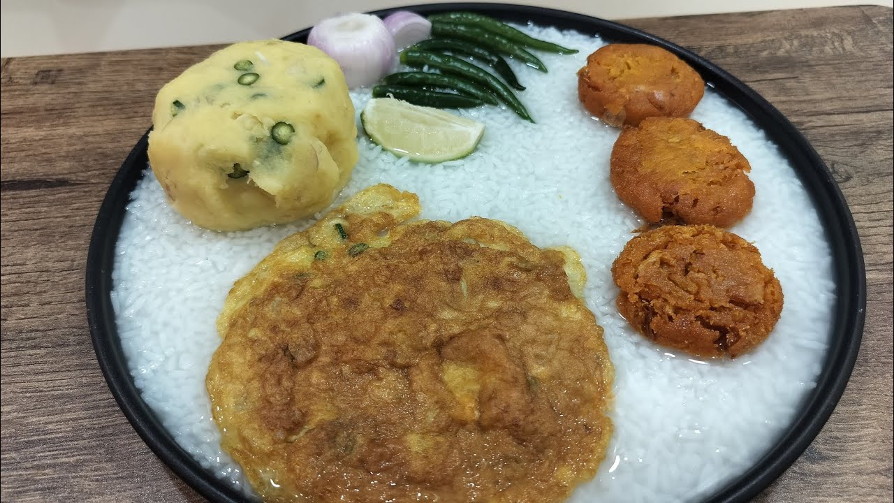 Panta bhaat eating with alu sedhdho, dim bhaja and daaler bora - YouTube