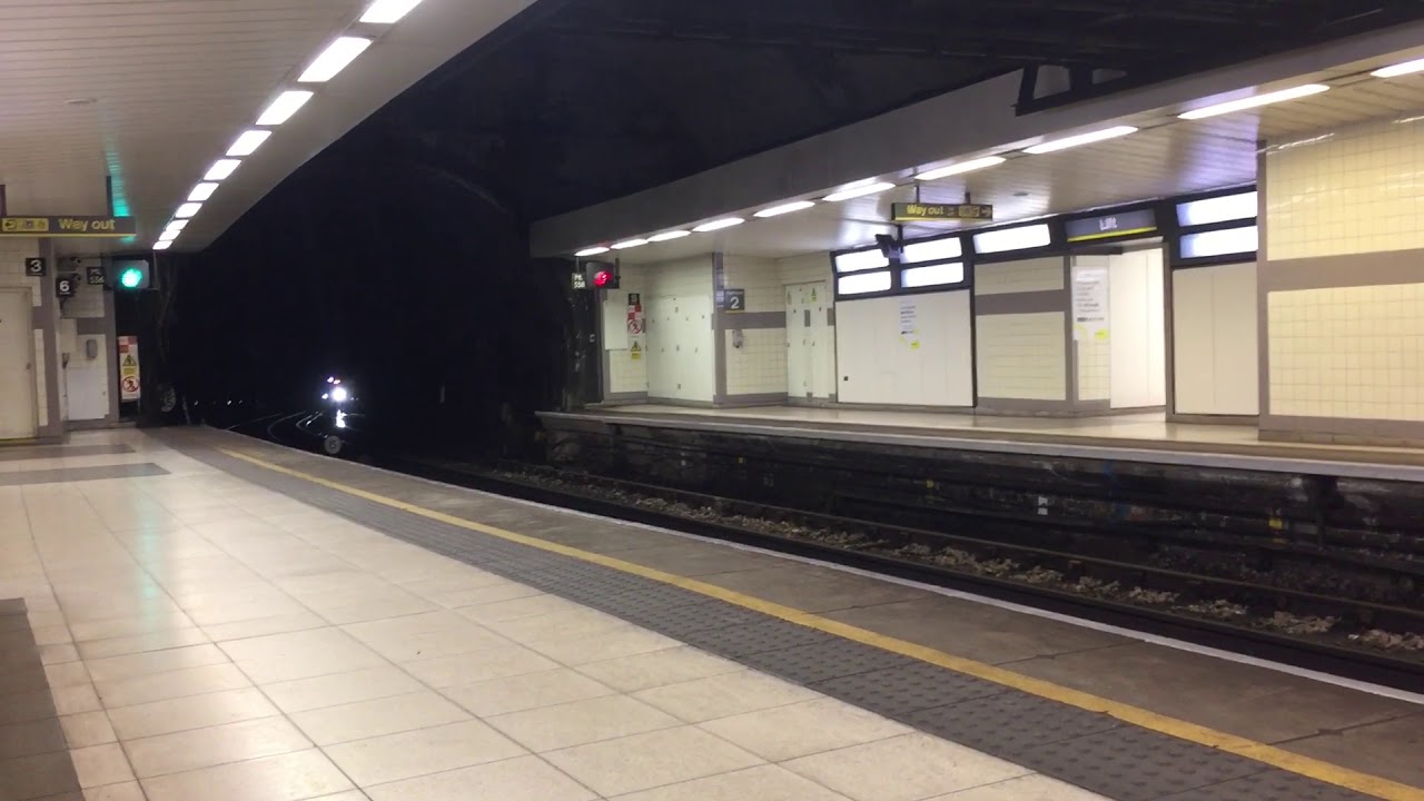 Merseyrail unit 508120 calling at Birkenhead Hamilton Square [BKQ] on ...