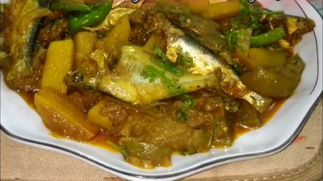 চাপিলা মাছের চ্চরি। "Chapila Fish Vhuna" (Traditional Bengali Choto ...