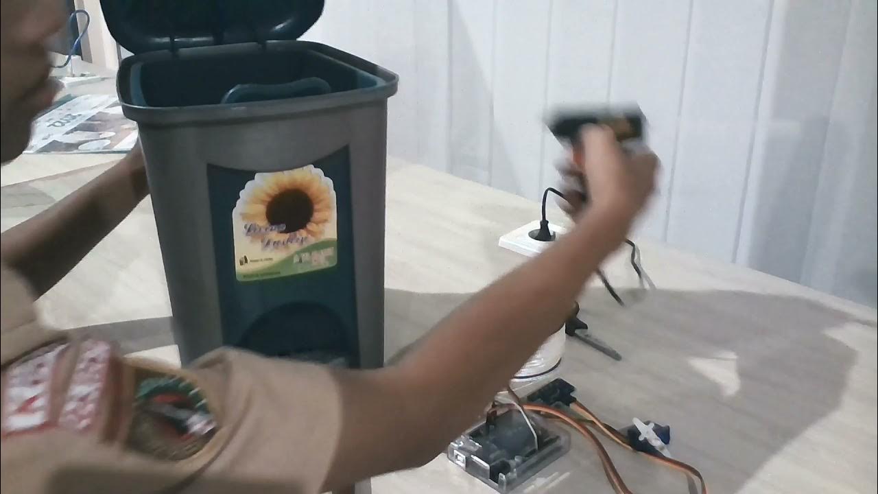 Smart Trash Bin | Arduino - YouTube