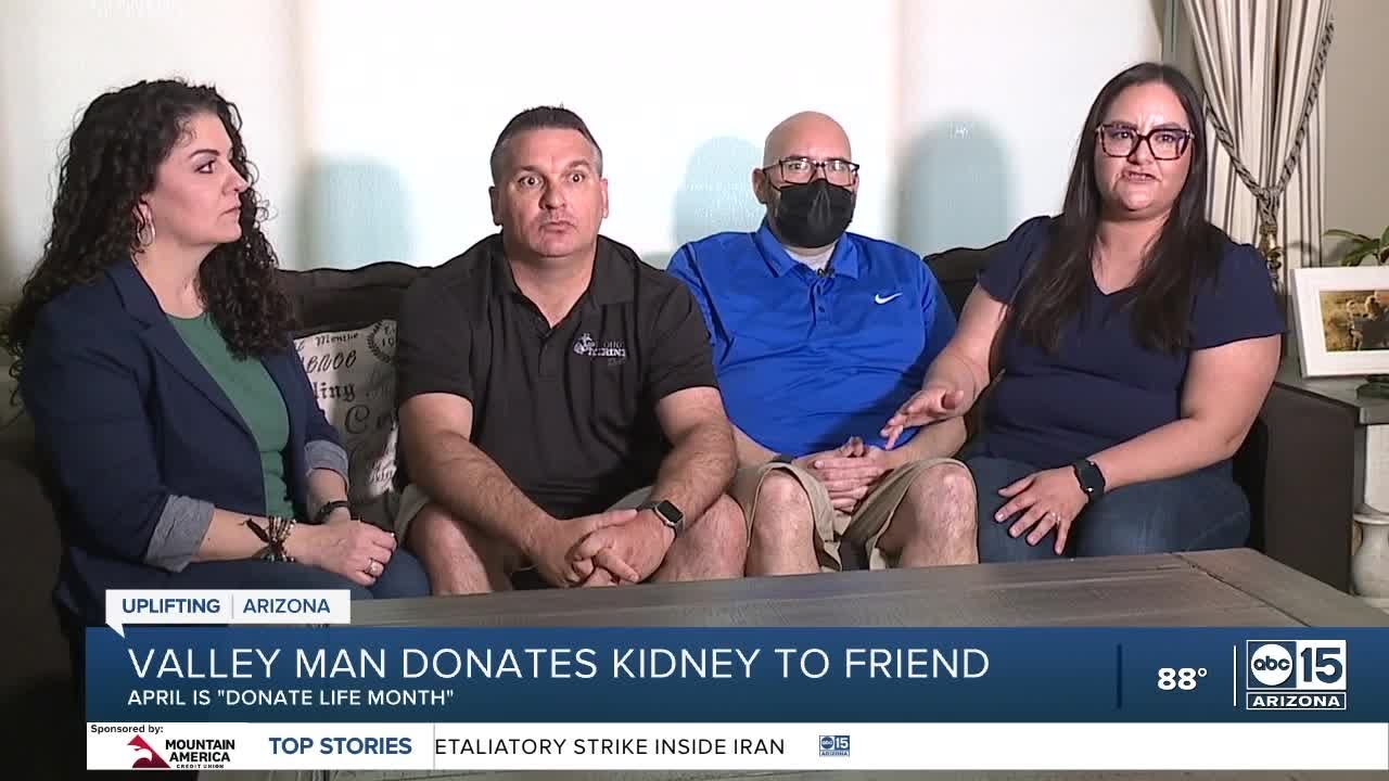 Banner Health staff member donates kidney to longtime friend - YouTube