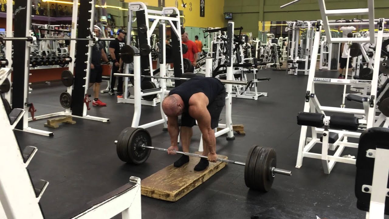 Deficit Stiff Leg Deadlift No Belt 605x3 - YouTube