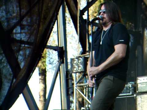 GARCIA plays KYUSS - DEMON CLEANER live in Athens Terra Vibe 10/7/10 ...