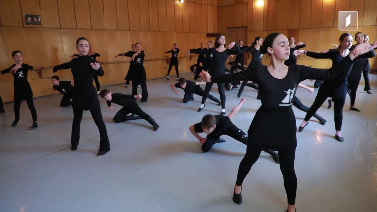 60 წელი ბავშვების სამსახურში დალი პაპიჯანოვამ ქართული ცეკვა ათეულობით