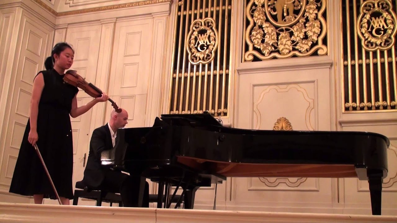 Maurice Ravel - Tzigane - YouTube