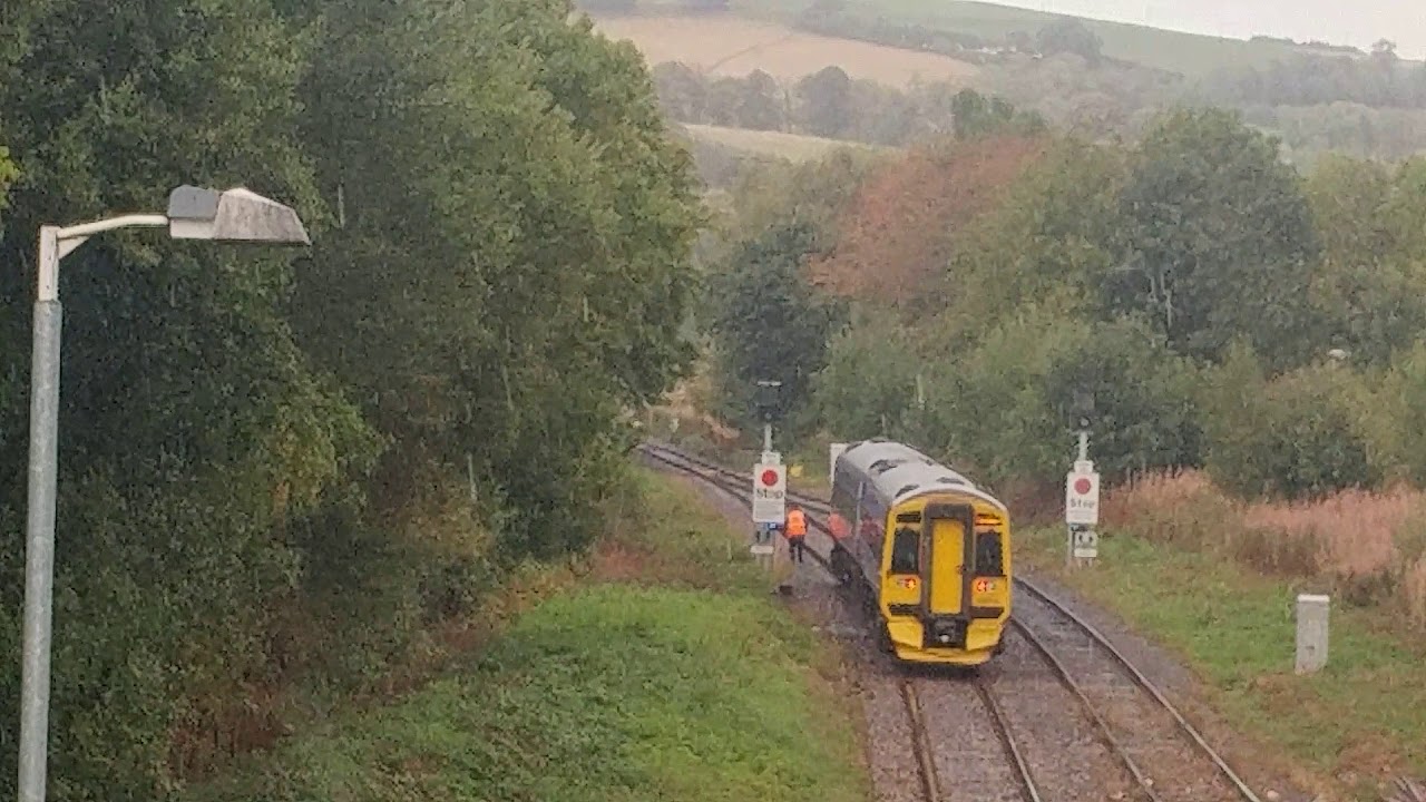 Points failure at Dingwall - train stuck at stop board - YouTube