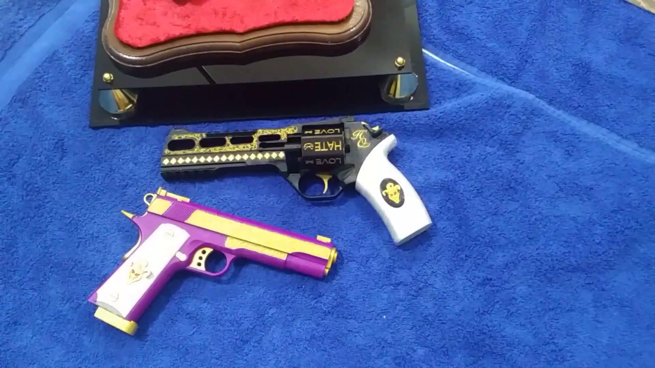 Harley Quinn Revolver - YouTube