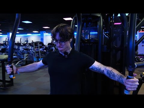 The Cut Week 4 / Chest & Shoulders - Rock Acquired - YouTube